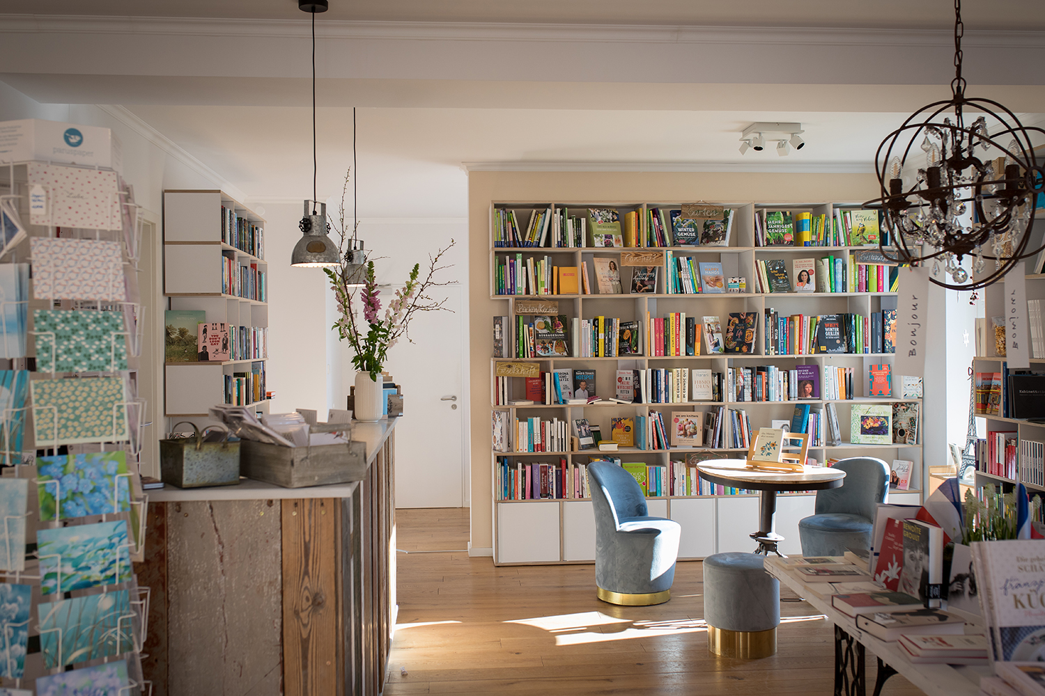 Home - Buchhandlung Kapitel 8